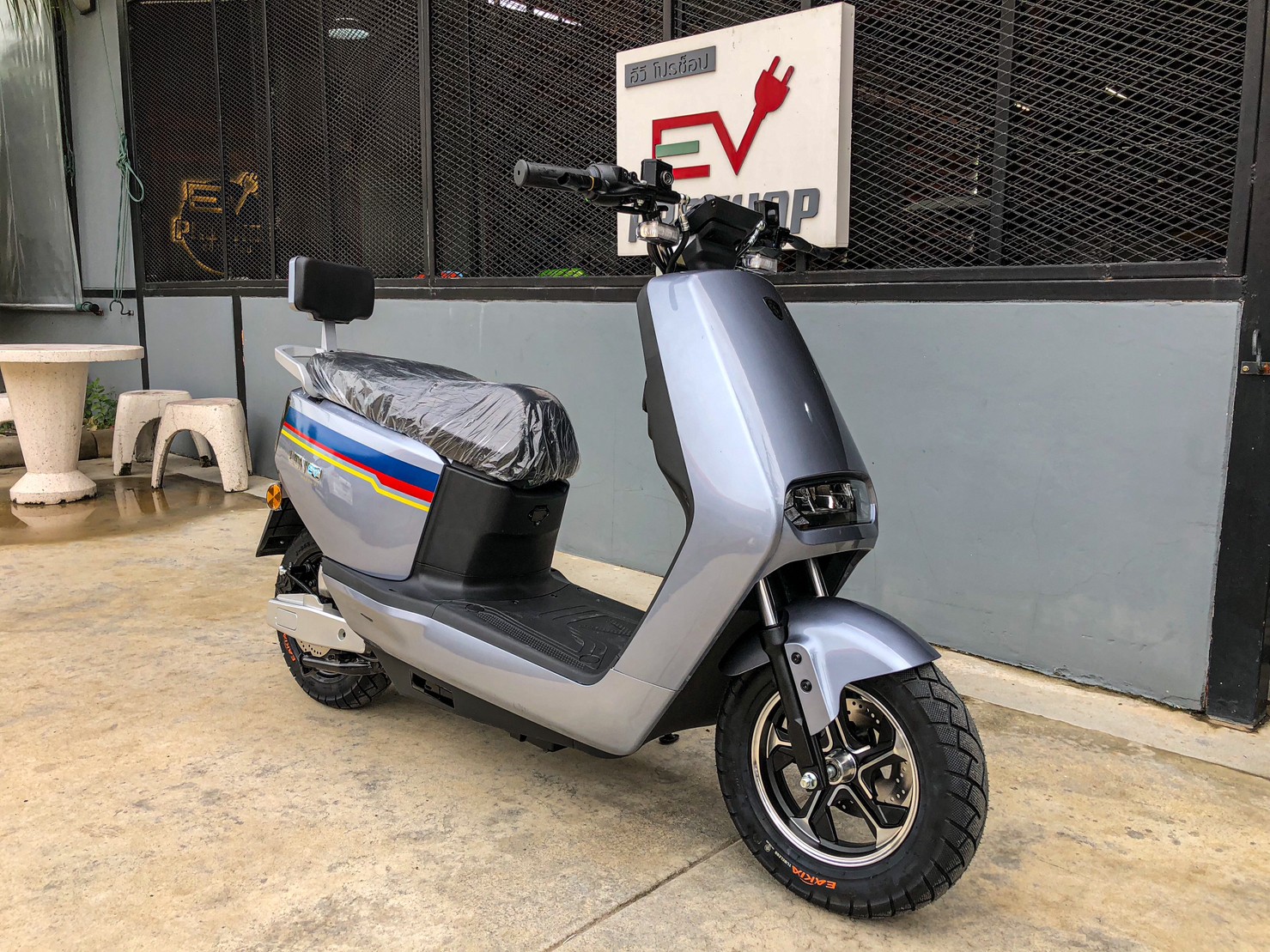 รถมอเตอร์ไซค์ไฟฟ้า สกู๊ตเตอร์ไฟฟ้า LION Q1 smart - อีวี โปรช็อป รถไฟฟ้า